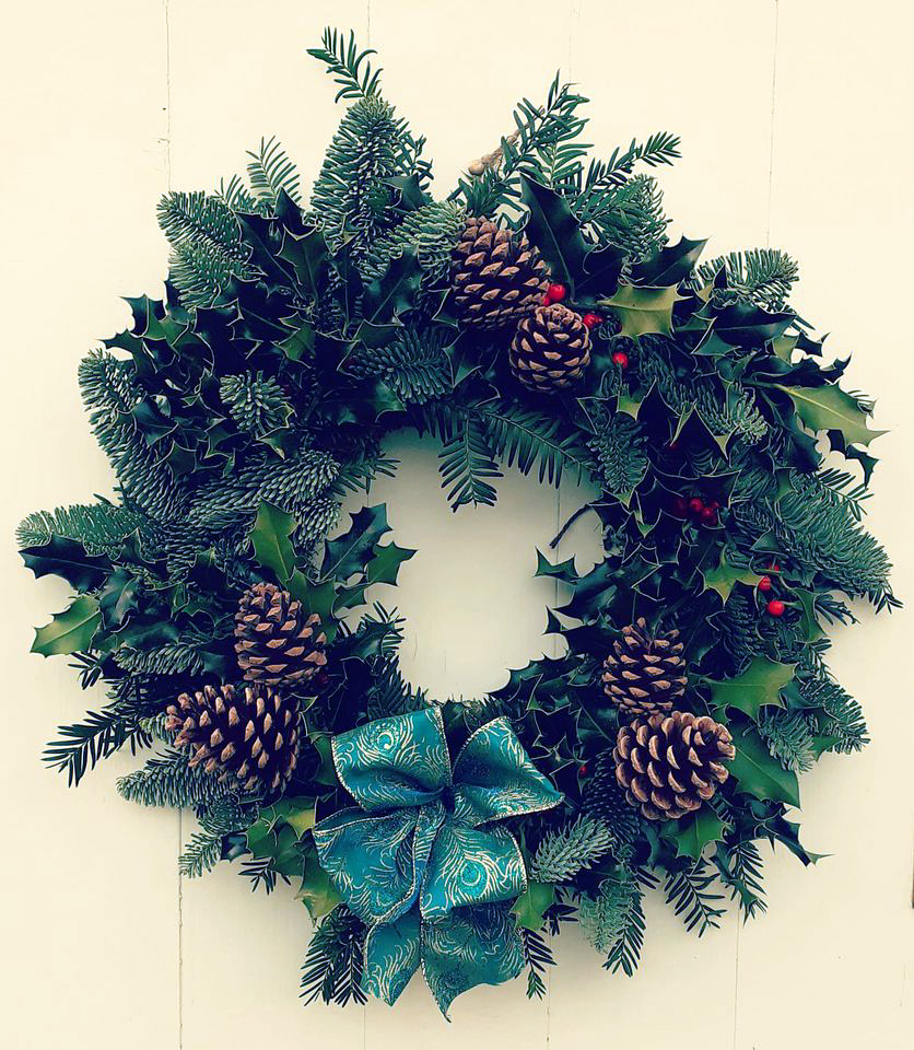 Traditional Fresh Holly Wreaths – Danielle Wyatt Flowers
