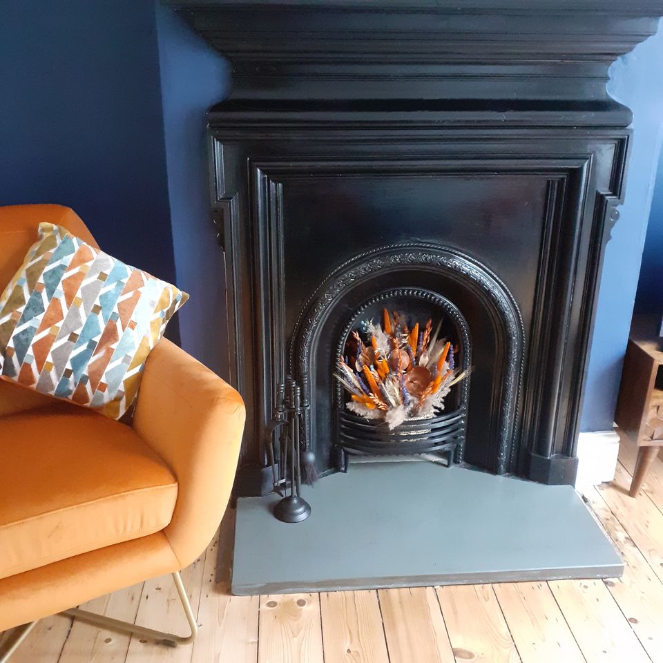 Fireplace Arrangements – Danielle Wyatt Flowers